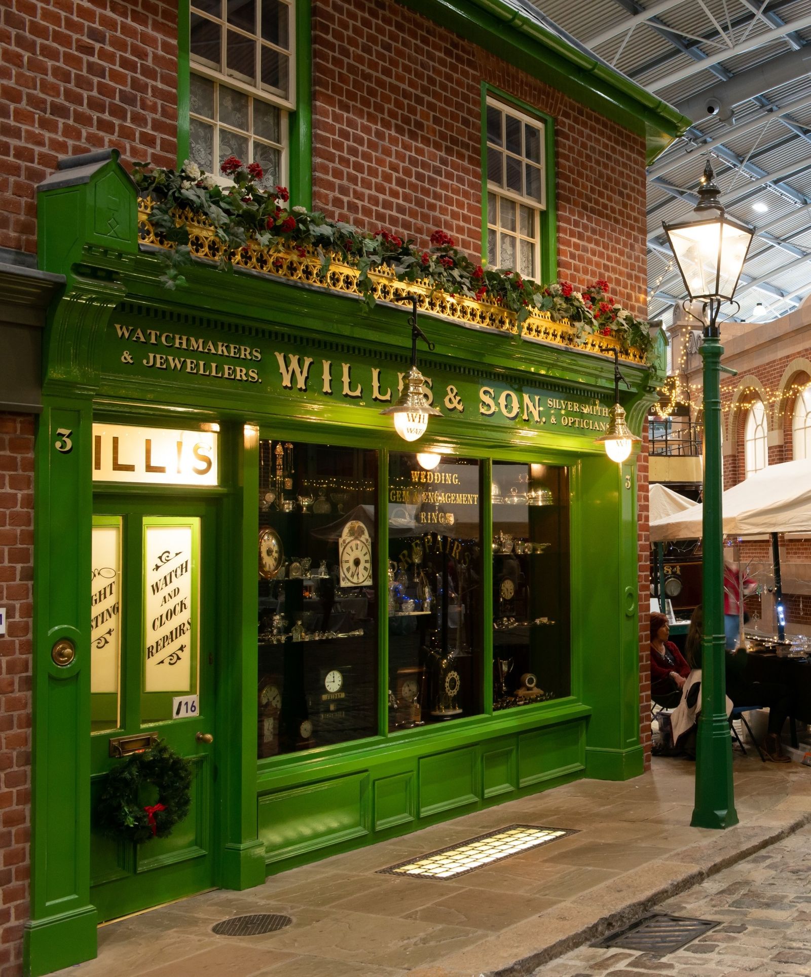 Shopping in the Past: the Victorians and the Edwardians